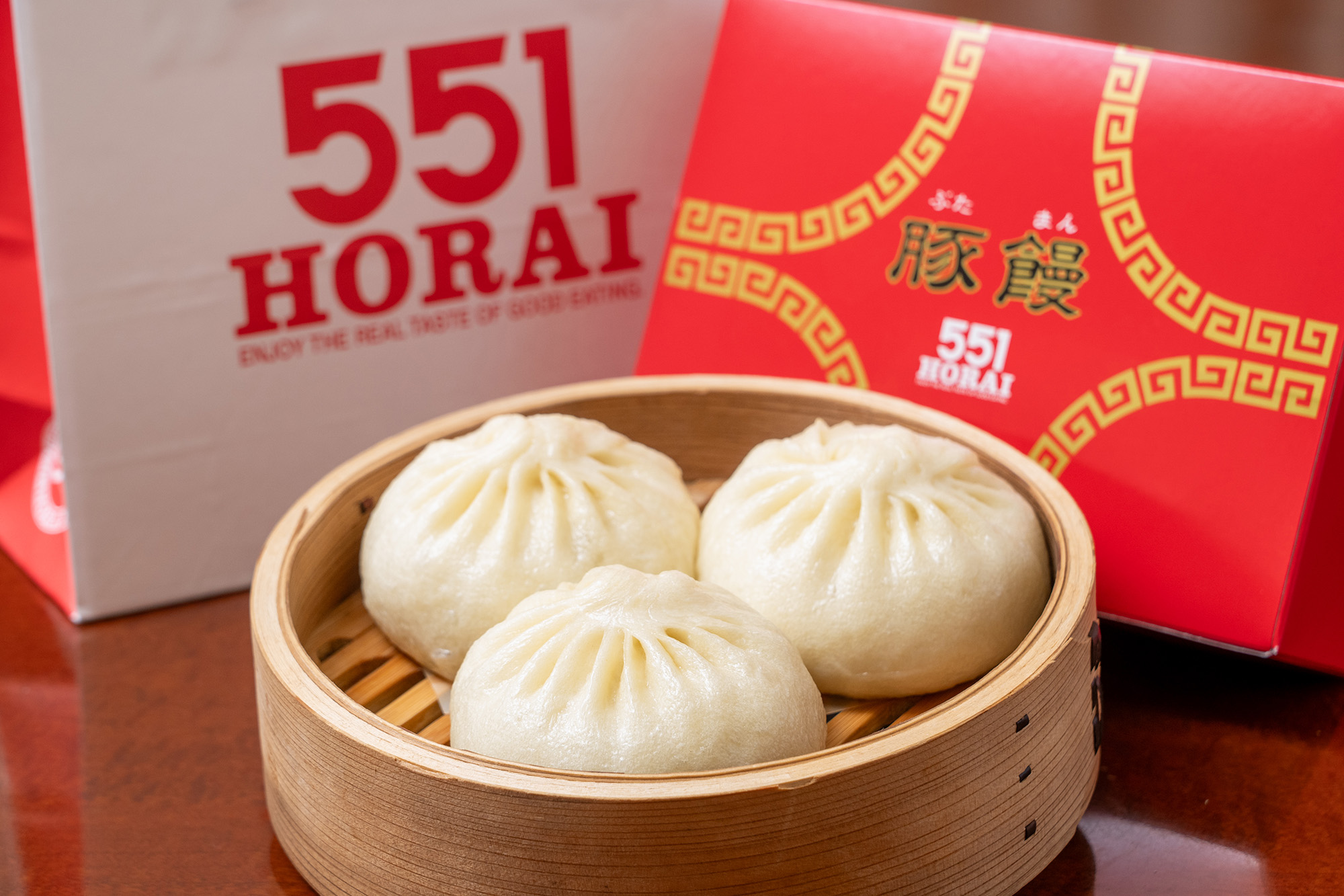 The reason why the classic Osaka souvenir "551 HORAI" pork buns continue to be loved -MICHIKUSA ...